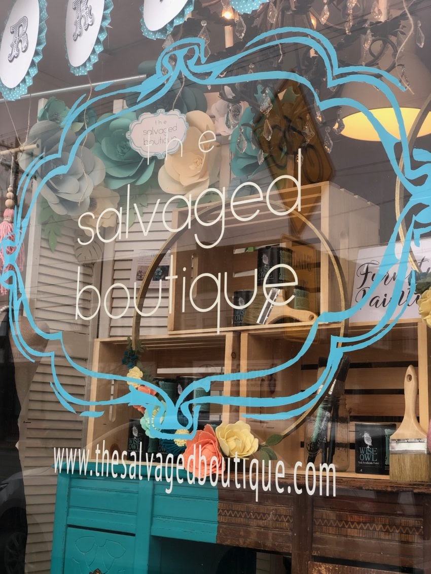 Creating Eye-Catching Store Window Displays In A Retail Shop • Savvy ...